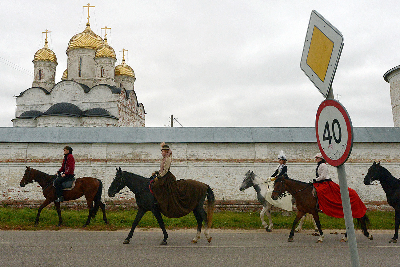 Survival guide: How to stay sane while driving in Russia - Russia Beyond