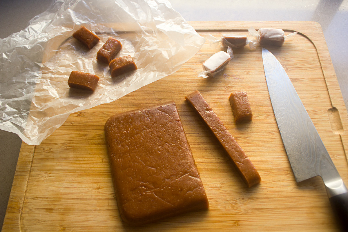 Soviet candies: How to make milk caramel that lasts forever - Russia Beyond