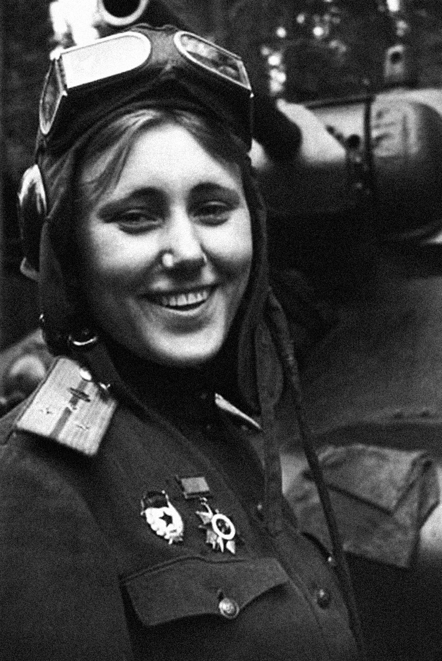 Como as mulheres soviéticas que dirigiam tanques tocaram terror nos ...