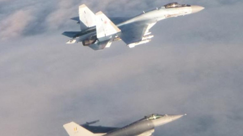 Cazas F-16 de Bélgica se hacen un ‘selfie’ con aviones de combate rusos Su-35 - Russia Beyond ES