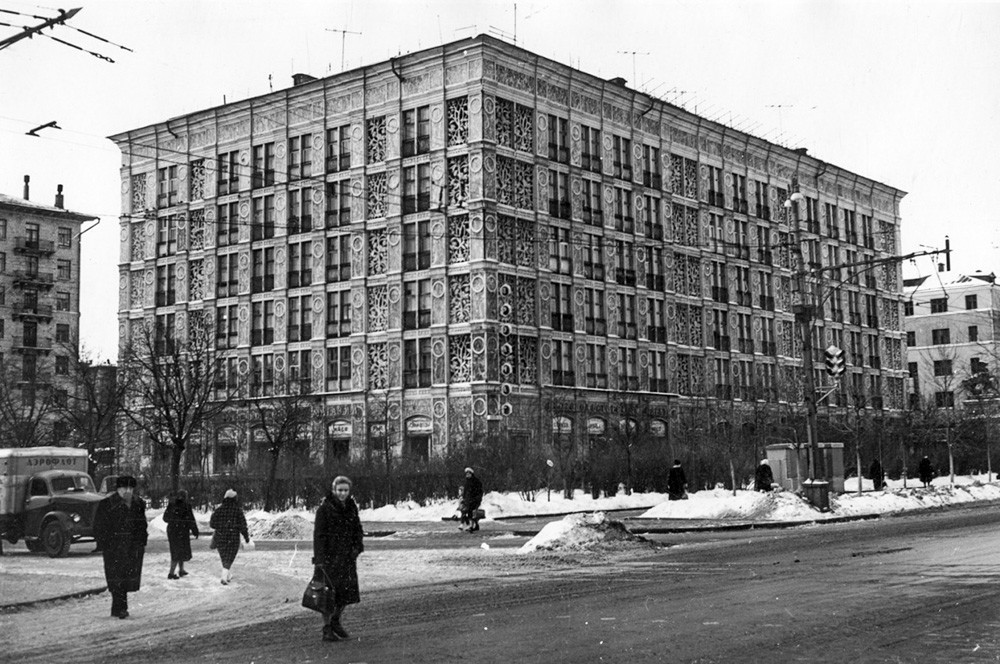 Como os arquitetos soviéticos experimentavam com projetos residenciais ...