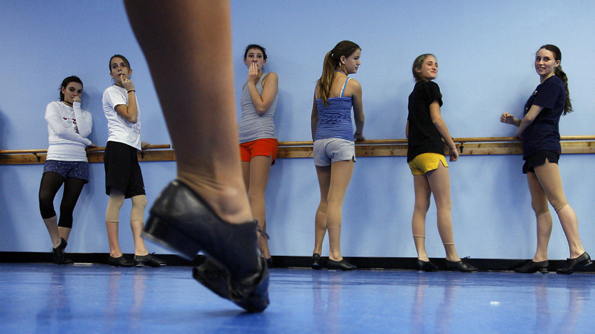 Una niña de ocho años establece un nuevo récord estatal en ‘Step Dance ...