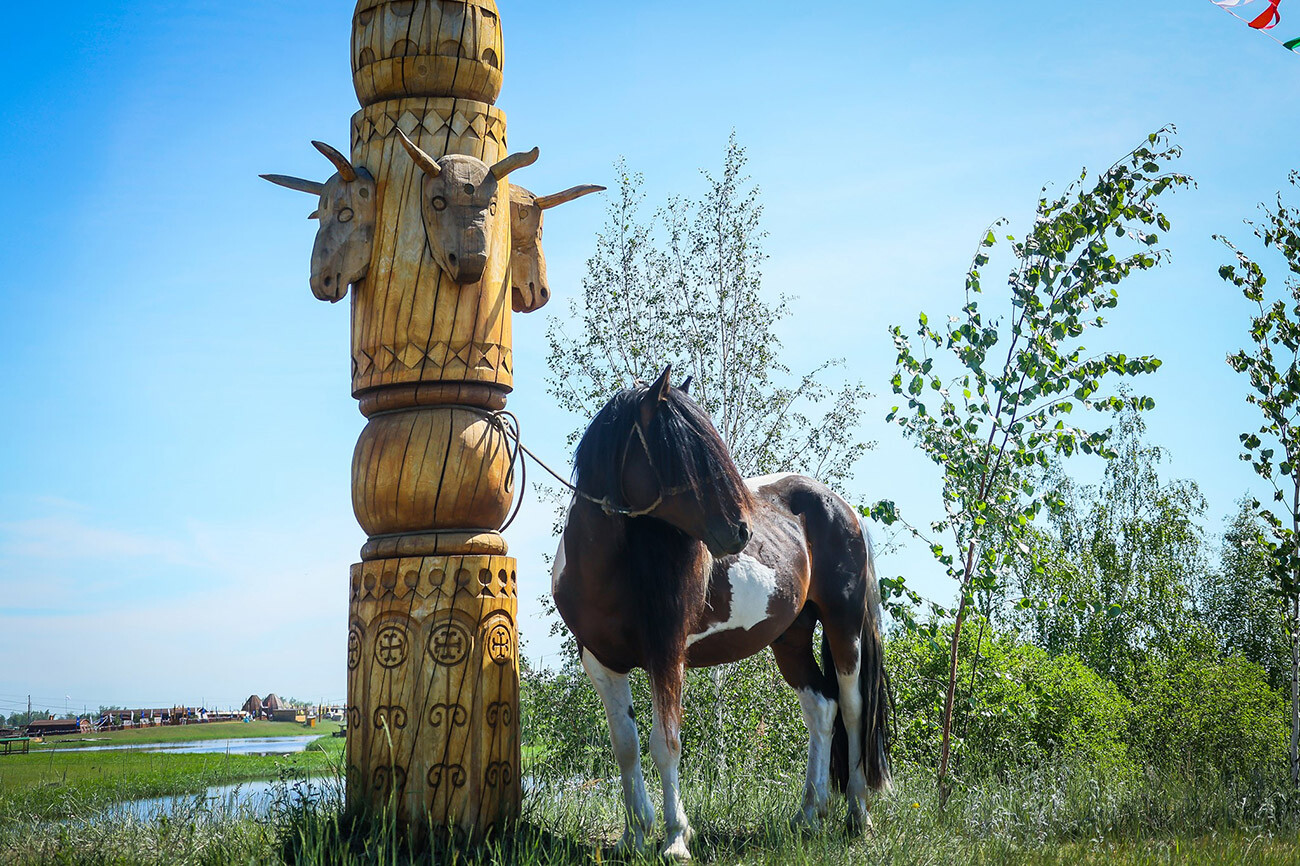 Ecco come gli jakuti festeggiano il Capodanno in piena estate - Russia ...