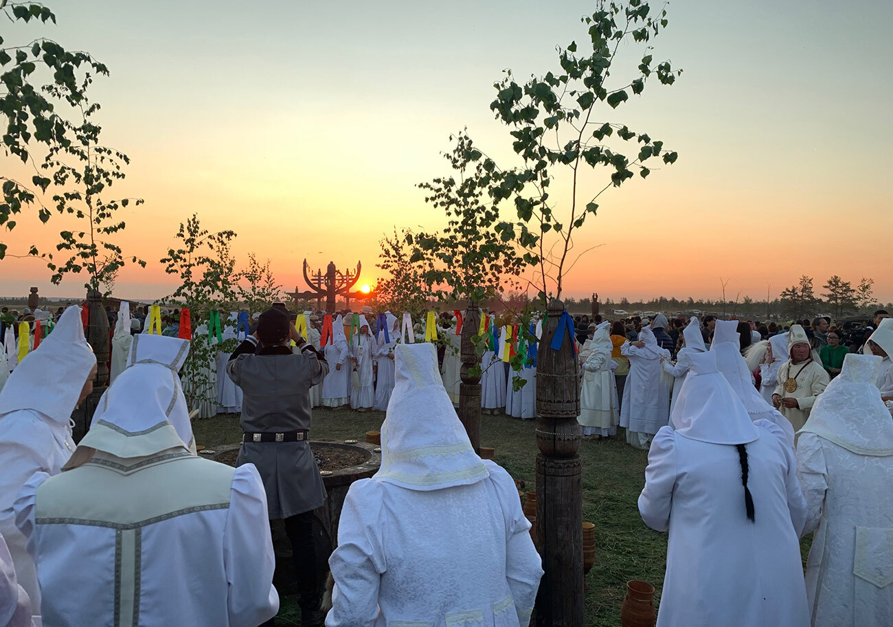 Ecco come gli jakuti festeggiano il Capodanno in piena estate - Russia ...