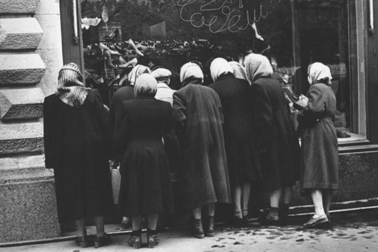 Shopping in der UdSSR: Was sowjetische Geschäfte früher verkauften ...