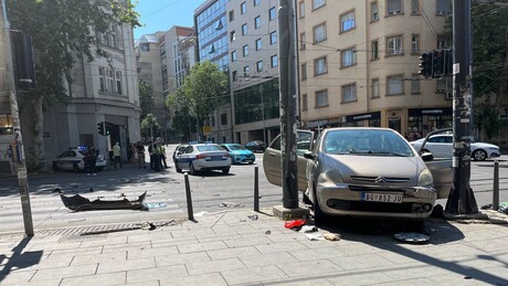 Саобраћајна несрећа у Београду: Теже повређено двоје деце